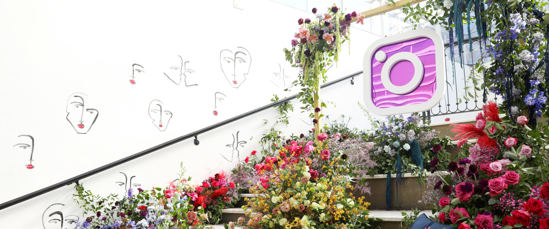 Incorporating Company Branding Colors into Event Decorations