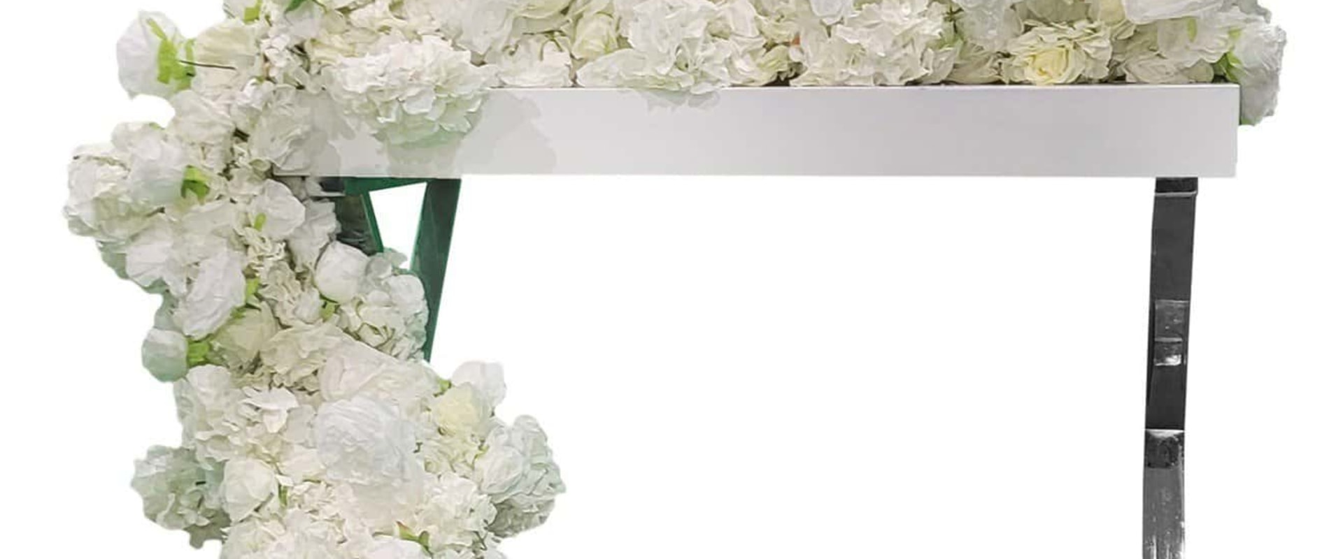 Renting Garlands for Budget-Friendly Corporate Event Decor